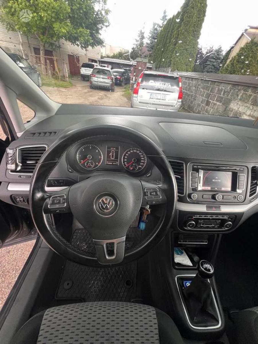 Melns Volkswagen Sharan 2011 Raseiniai, ar dzinēja tilpumu 1.97 L un nobraukumu 259 tūkst. km par 6990 €, foto 9 vietnē AUTOMOTO.COM.LV