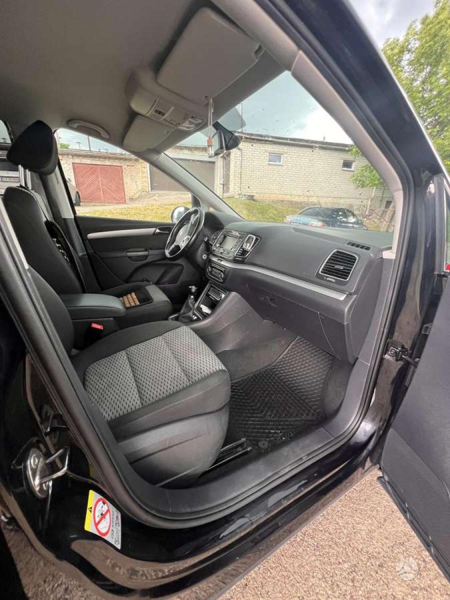 Melns Volkswagen Sharan 2011 Raseiniai, ar dzinēja tilpumu 1.97 L un nobraukumu 259 tūkst. km par 6990 €, foto 10 vietnē AUTOMOTO.COM.LV