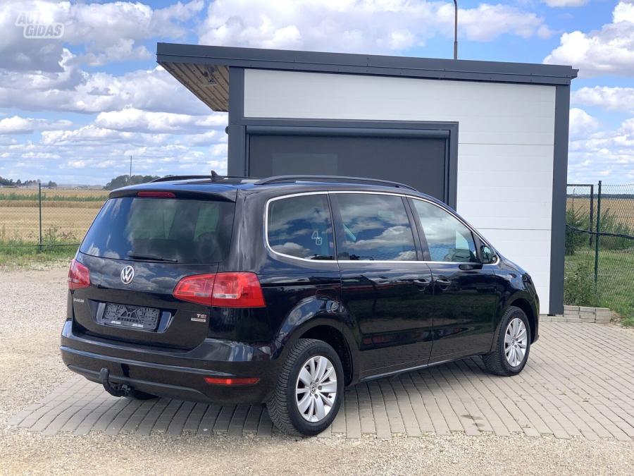 Black Volkswagen Sharan 2011 in Kaunas, with an engine capacity of 1.40 L and mileage of 223 thousand km for 6499 €, photo 6 on AUTOMOTO.COM.LV