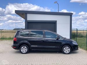 Black Volkswagen Sharan 2011 in Kaunas, with an engine capacity of 1.40 L and mileage of 223 thousand km for 6499 €, photo 9 on AUTOMOTO.COM.LV