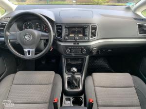 Black Volkswagen Sharan 2011 in Kaunas, with an engine capacity of 1.40 L and mileage of 223 thousand km for 6499 €, photo 12 on AUTOMOTO.COM.LV