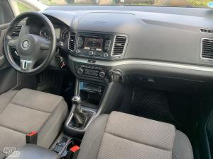 Black Volkswagen Sharan 2011 in Kaunas, with an engine capacity of 1.40 L and mileage of 223 thousand km for 6499 €, photo 13 on AUTOMOTO.COM.LV