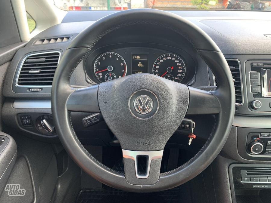 Black Volkswagen Sharan 2011 in Kaunas, with an engine capacity of 1.40 L and mileage of 223 thousand km for 6499 €, photo 20 on AUTOMOTO.COM.LV