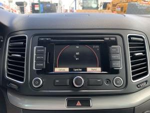 Black Volkswagen Sharan 2011 in Kaunas, with an engine capacity of 1.40 L and mileage of 223 thousand km for 6499 €, photo 24 on AUTOMOTO.COM.LV