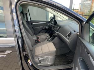Black Volkswagen Sharan 2011 in Kaunas, with an engine capacity of 1.40 L and mileage of 223 thousand km for 6499 €, photo 31 on AUTOMOTO.COM.LV