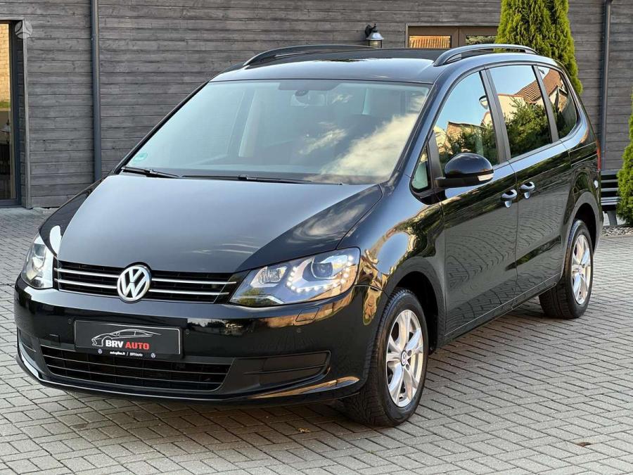 Black Volkswagen Sharan 2011 in Kedainiai, with an engine capacity of 1.97 L and mileage of 274 thousand km for 7950 €, photo 3 on AUTOMOTO.COM.LV