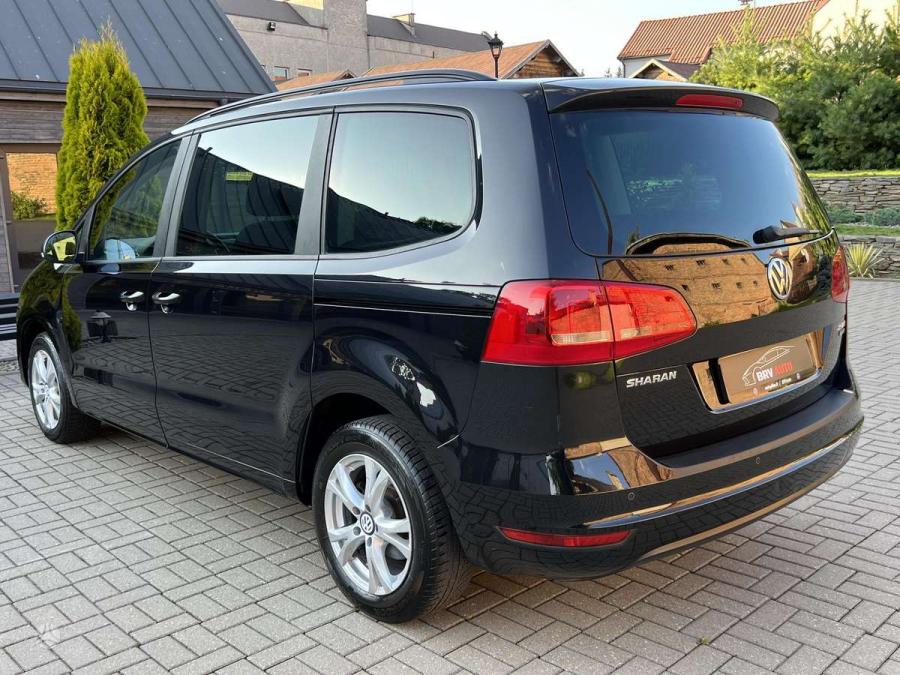 Black Volkswagen Sharan 2011 in Kedainiai, with an engine capacity of 1.97 L and mileage of 274 thousand km for 7950 €, photo 22 on AUTOMOTO.COM.LV