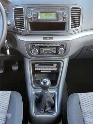 Black Volkswagen Sharan 2011 in Kedainiai, with an engine capacity of 1.97 L and mileage of 274 thousand km for 7950 €, photo 40 on AUTOMOTO.COM.LV