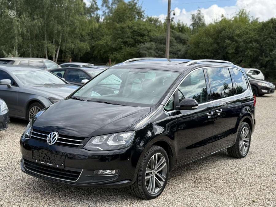 Black Volkswagen Sharan 2011 in Ukmerge, with an engine capacity of 1.97 L and mileage of 250 thousand km for 7850 €, photo 1 on AUTOMOTO.COM.LV