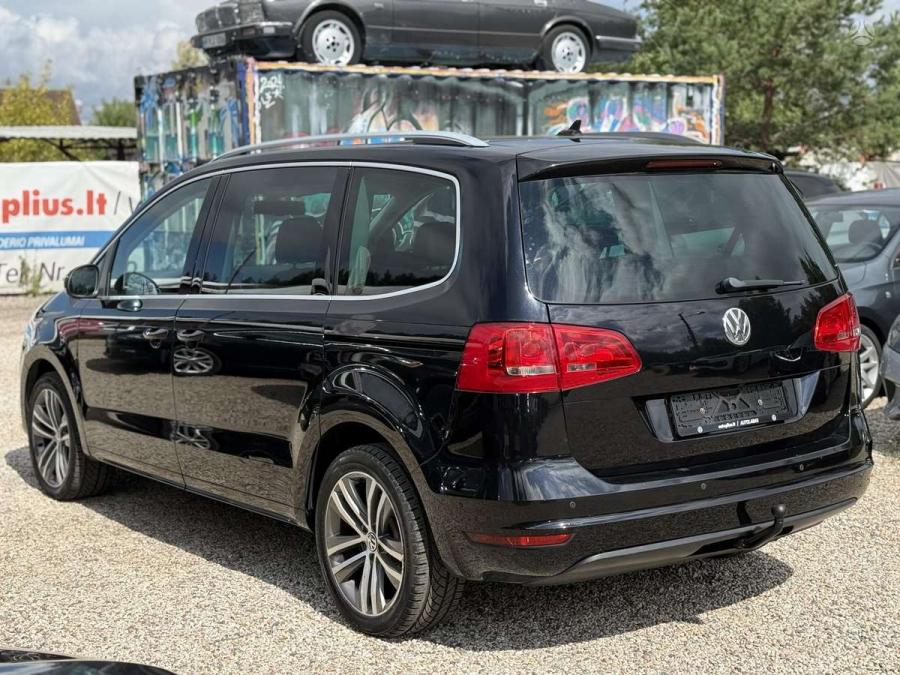 Black Volkswagen Sharan 2011 in Ukmerge, with an engine capacity of 1.97 L and mileage of 250 thousand km for 7850 €, photo 5 on AUTOMOTO.COM.LV