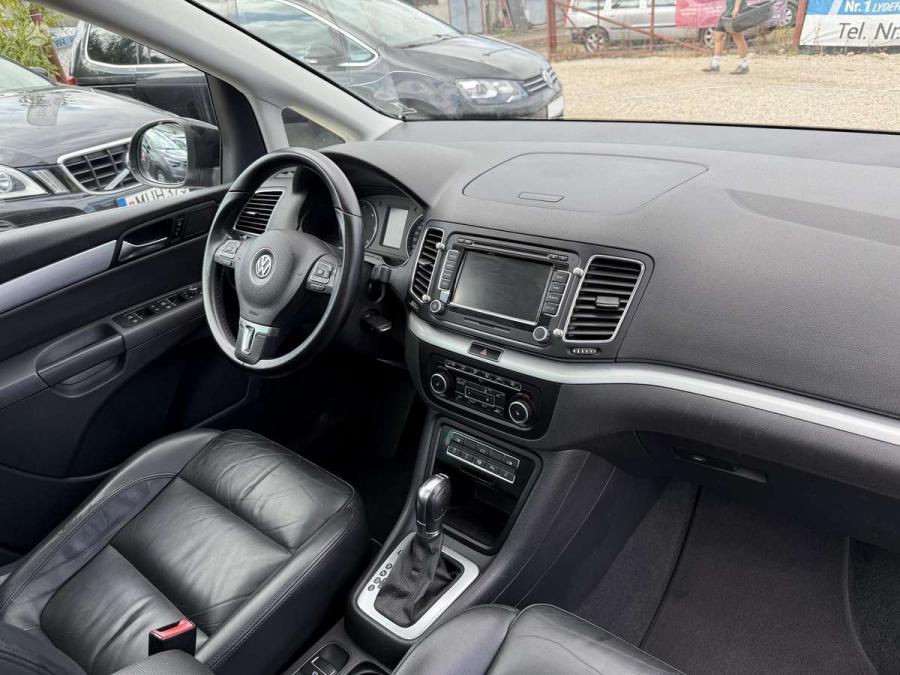 Black Volkswagen Sharan 2011 in Ukmerge, with an engine capacity of 1.97 L and mileage of 250 thousand km for 7850 €, photo 10 on AUTOMOTO.COM.LV