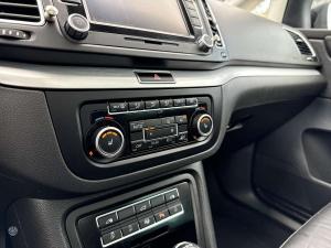 Black Volkswagen Sharan 2011 in Ukmerge, with an engine capacity of 1.97 L and mileage of 250 thousand km for 7850 €, photo 17 on AUTOMOTO.COM.LV