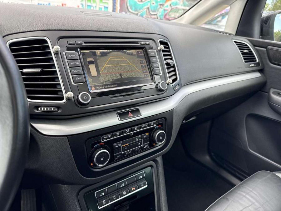 Black Volkswagen Sharan 2011 in Ukmerge, with an engine capacity of 1.97 L and mileage of 250 thousand km for 7850 €, photo 18 on AUTOMOTO.COM.LV