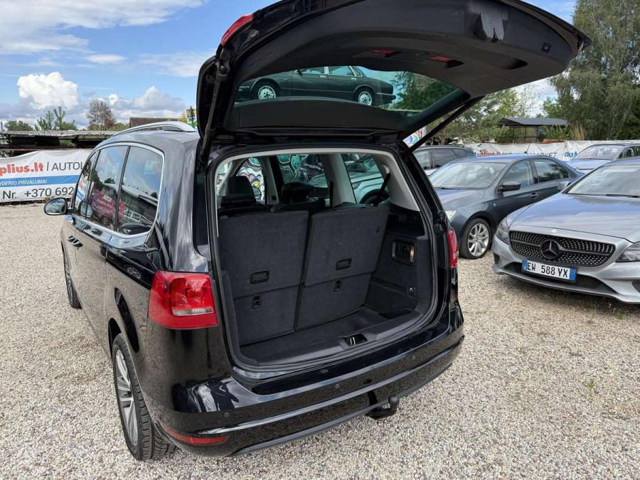 Black Volkswagen Sharan 2011 in Ukmerge, with an engine capacity of 1.97 L and mileage of 250 thousand km for 7850 €, photo 19 on AUTOMOTO.COM.LV
