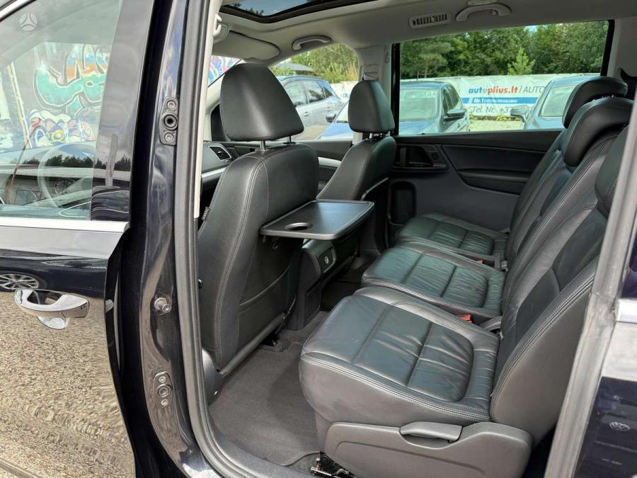Black Volkswagen Sharan 2011 in Ukmerge, with an engine capacity of 1.97 L and mileage of 250 thousand km for 7850 €, photo 20 on AUTOMOTO.COM.LV