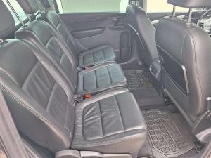 Black Volkswagen Sharan 2011 in Marijampole, with an engine capacity of 1.97 L and mileage of 311 thousand km for 7200 €, photo 12 on AUTOMOTO.COM.LV