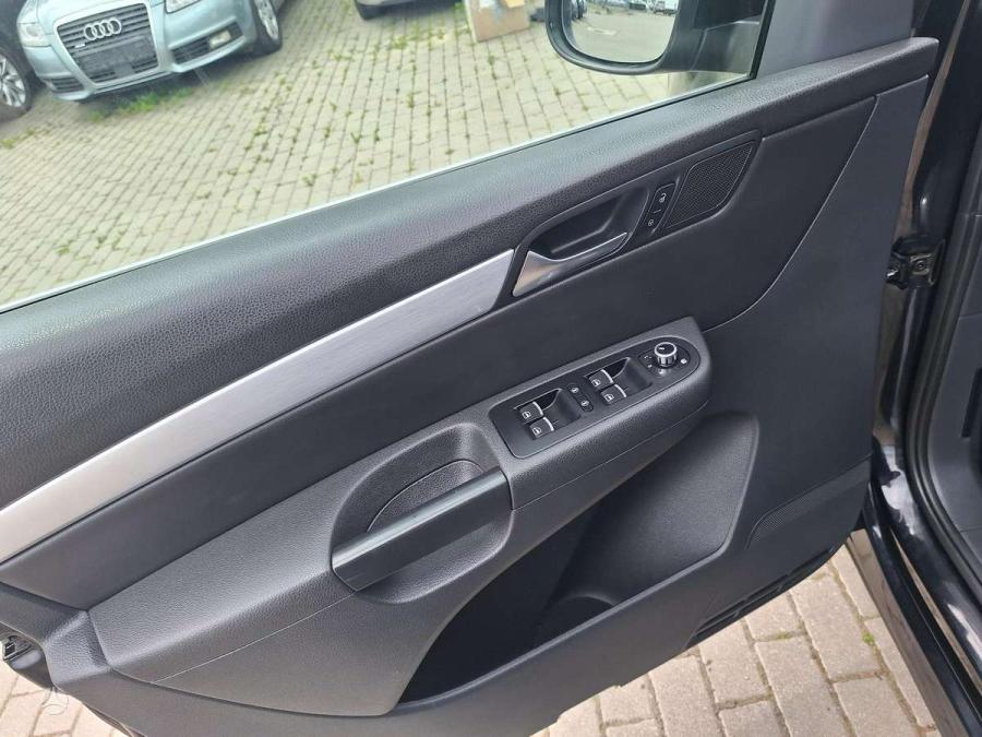 Black Volkswagen Sharan 2011 in Marijampole, with an engine capacity of 1.97 L and mileage of 311 thousand km for 7200 €, photo 16 on AUTOMOTO.COM.LV