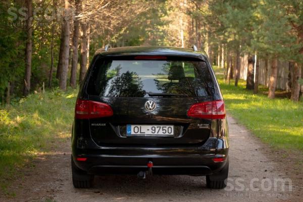 Black Volkswagen Sharan 2011 in Tukums, with an engine capacity of 2.00 L and mileage of 249 thousand km for 6890 €, photo 6 on AUTOMOTO.COM.LV