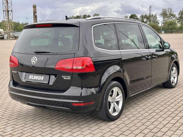 Black Volkswagen Sharan 2011 in Marijampole, with an engine capacity of 1.97 L and mileage of 303 thousand km for 7650 €, photo 8 on AUTOMOTO.COM.LV