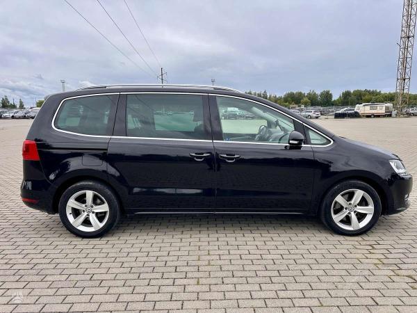 Black Volkswagen Sharan 2011 in Marijampole, with an engine capacity of 1.97 L and mileage of 303 thousand km for 7650 €, photo 9 on AUTOMOTO.COM.LV