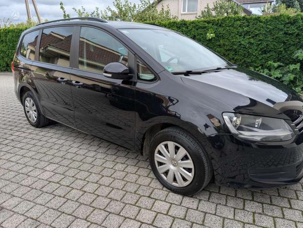Black Volkswagen Sharan 2011 in Marijampole, with an engine capacity of 1.97 L and mileage of 293 thousand km for 5750 €, photo 1 on AUTOMOTO.COM.LV