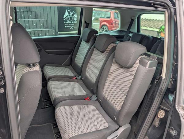 Black Volkswagen Sharan 2011 in Marijampole, with an engine capacity of 1.97 L and mileage of 293 thousand km for 5750 €, photo 10 on AUTOMOTO.COM.LV