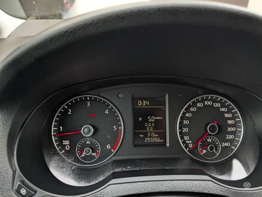 Black Volkswagen Sharan 2011 in Marijampole, with an engine capacity of 1.97 L and mileage of 293 thousand km for 5750 €, photo 15 on AUTOMOTO.COM.LV