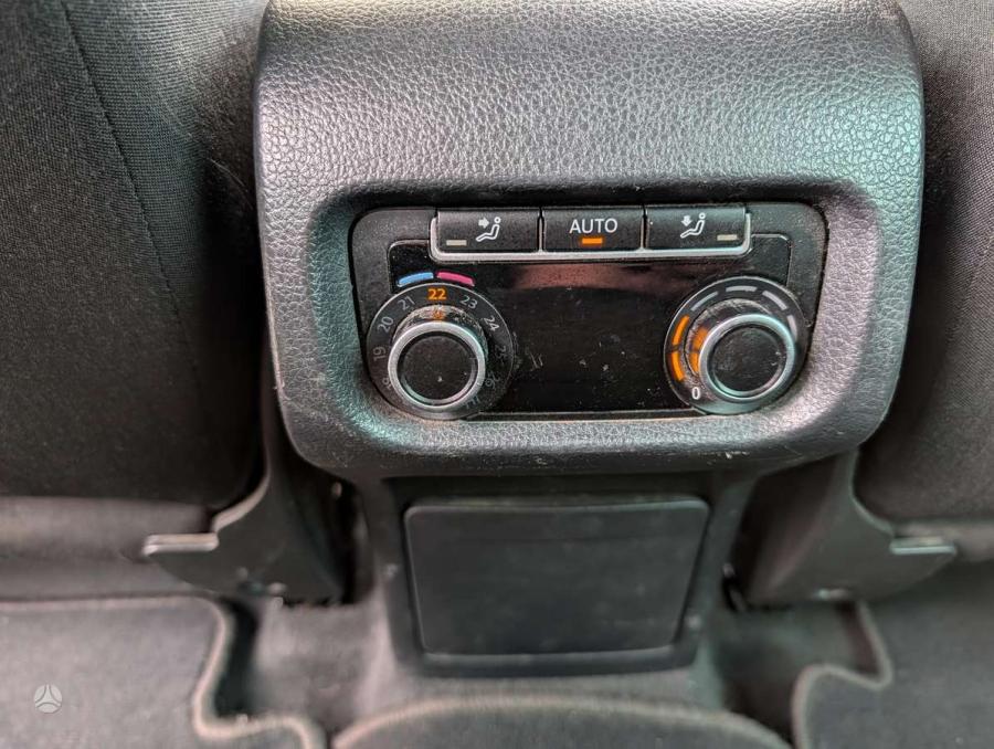 Black Volkswagen Sharan 2011 in Marijampole, with an engine capacity of 1.97 L and mileage of 293 thousand km for 5750 €, photo 17 on AUTOMOTO.COM.LV