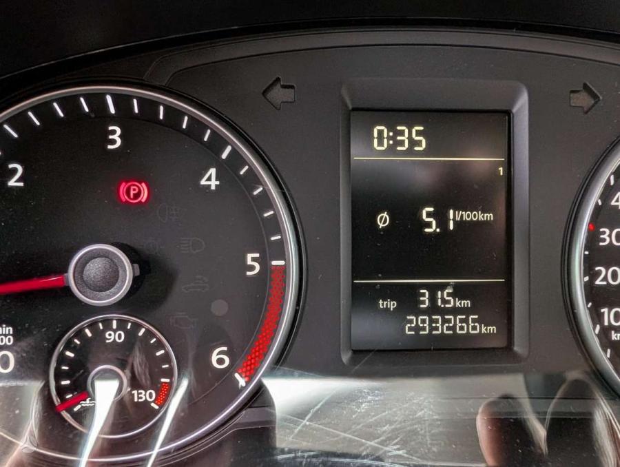 Black Volkswagen Sharan 2011 in Marijampole, with an engine capacity of 1.97 L and mileage of 293 thousand km for 5750 €, photo 18 on AUTOMOTO.COM.LV