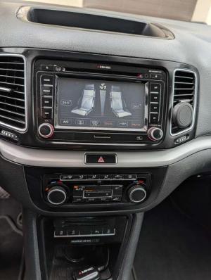 Black Volkswagen Sharan 2011 in Marijampole, with an engine capacity of 1.97 L and mileage of 293 thousand km for 5750 €, photo 20 on AUTOMOTO.COM.LV