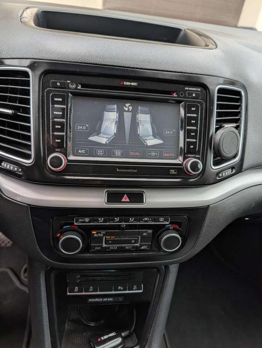 Black Volkswagen Sharan 2011 in Marijampole, with an engine capacity of 1.97 L and mileage of 293 thousand km for 5750 €, photo 20 on AUTOMOTO.COM.LV