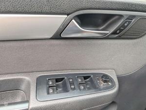 Black Volkswagen Sharan 2011 in Marijampole, with an engine capacity of 1.97 L and mileage of 293 thousand km for 5750 €, photo 21 on AUTOMOTO.COM.LV