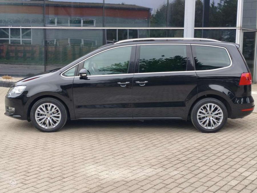 Black Volkswagen Sharan 2011 in Marijampole, with an engine capacity of 1.97 L and mileage of 238 thousand km for 8900 €, photo 4 on AUTOMOTO.COM.LV