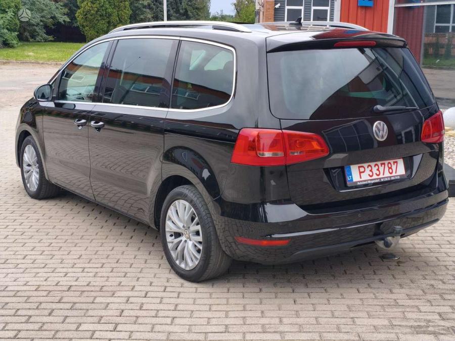Black Volkswagen Sharan 2011 in Marijampole, with an engine capacity of 1.97 L and mileage of 238 thousand km for 8900 €, photo 5 on AUTOMOTO.COM.LV