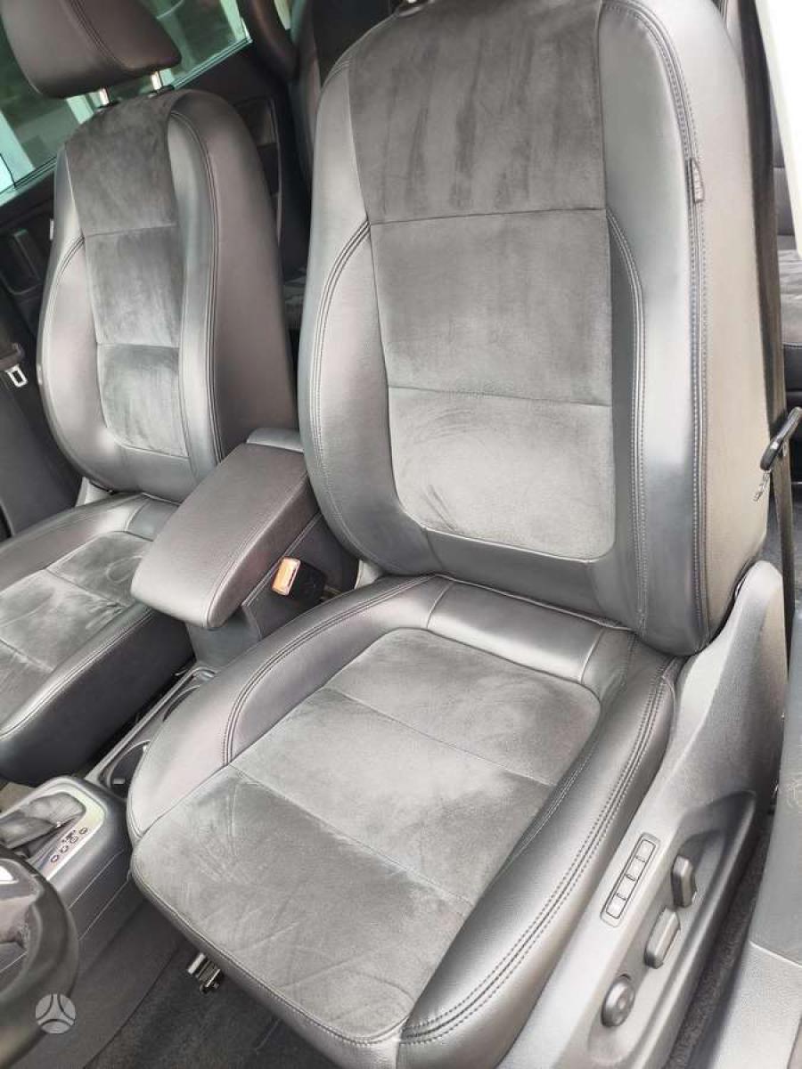 Black Volkswagen Sharan 2011 in Marijampole, with an engine capacity of 1.97 L and mileage of 238 thousand km for 8900 €, photo 13 on AUTOMOTO.COM.LV