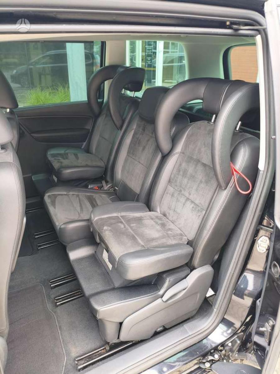 Black Volkswagen Sharan 2011 in Marijampole, with an engine capacity of 1.97 L and mileage of 238 thousand km for 8900 €, photo 15 on AUTOMOTO.COM.LV