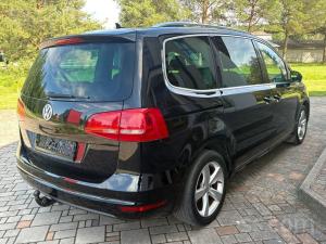 Black Volkswagen Sharan 2012 in Jelgava, with an engine capacity of 2.00 L and mileage of 168 thousand km for 8950 €, photo 3 on AUTOMOTO.COM.LV