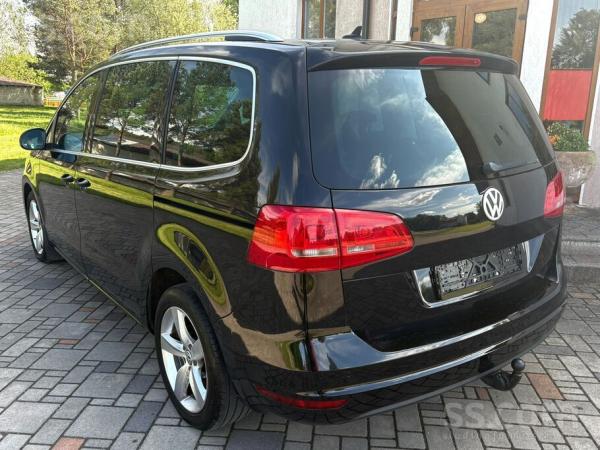 Black Volkswagen Sharan 2012 in Jelgava, with an engine capacity of 2.00 L and mileage of 168 thousand km for 8950 €, photo 4 on AUTOMOTO.COM.LV