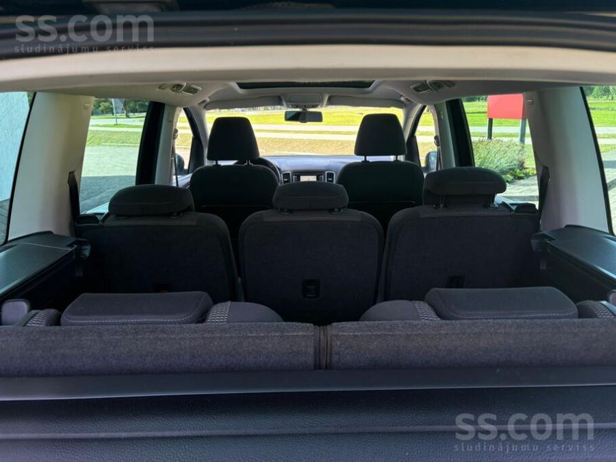 Black Volkswagen Sharan 2012 in Jelgava, with an engine capacity of 2.00 L and mileage of 168 thousand km for 8950 €, photo 15 on AUTOMOTO.COM.LV