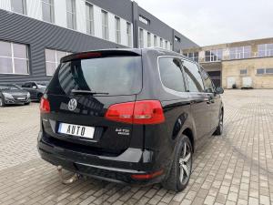 Black Volkswagen Sharan 2012 in Taurage, with an engine capacity of 1.97 L and mileage of 262 thousand km for 7999 €, photo 9 on AUTOMOTO.COM.LV