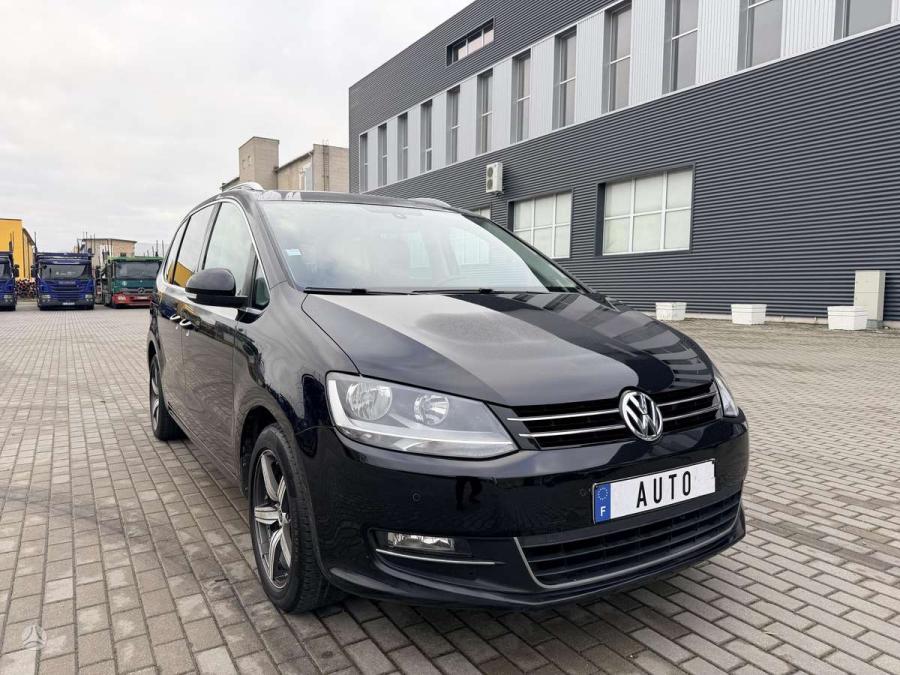 Black Volkswagen Sharan 2012 in Taurage, with an engine capacity of 1.97 L and mileage of 217 thousand km for 7999 €, photo 1 on AUTOMOTO.COM.LV