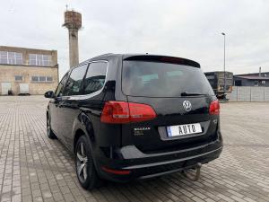 Black Volkswagen Sharan 2012 in Taurage, with an engine capacity of 1.97 L and mileage of 217 thousand km for 7999 €, photo 6 on AUTOMOTO.COM.LV