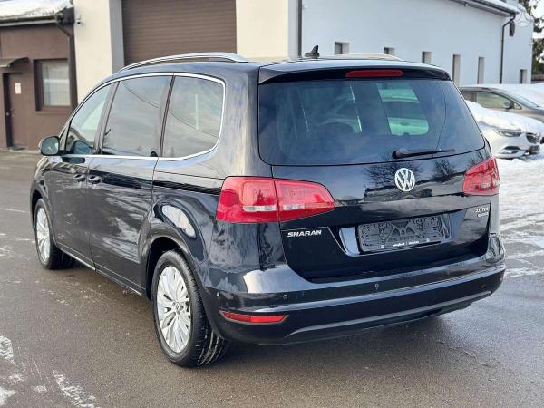 Black Volkswagen Sharan 2012 in Telschi, with an engine capacity of 1.97 L and mileage of 255 thousand km for 9700 €, photo 5 on AUTOMOTO.COM.LV