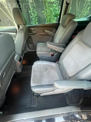 Black Volkswagen Sharan 2012 in Riga, with an engine capacity of 2.00 L and mileage of 300 thousand km for 8500 €, photo 5 on AUTOMOTO.COM.LV