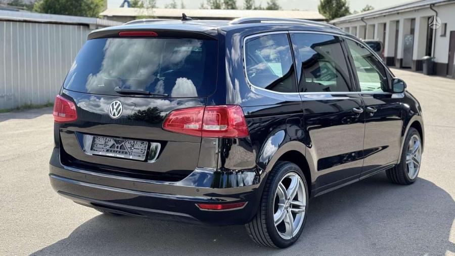 Black Volkswagen Sharan 2012 in Telschi, with an engine capacity of 1.97 L and mileage of 268 thousand km for 8900 €, photo 9 on AUTOMOTO.COM.LV