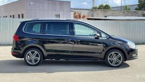Black Volkswagen Sharan 2012 in Telschi, with an engine capacity of 1.97 L and mileage of 268 thousand km for 8900 €, photo 10 on AUTOMOTO.COM.LV