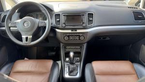 Black Volkswagen Sharan 2012 in Telschi, with an engine capacity of 1.97 L and mileage of 268 thousand km for 8900 €, photo 15 on AUTOMOTO.COM.LV