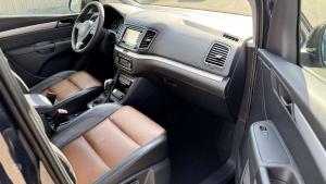 Black Volkswagen Sharan 2012 in Telschi, with an engine capacity of 1.97 L and mileage of 268 thousand km for 8900 €, photo 16 on AUTOMOTO.COM.LV