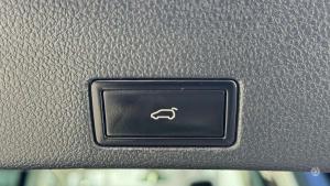 Black Volkswagen Sharan 2012 in Telschi, with an engine capacity of 1.97 L and mileage of 268 thousand km for 8900 €, photo 31 on AUTOMOTO.COM.LV