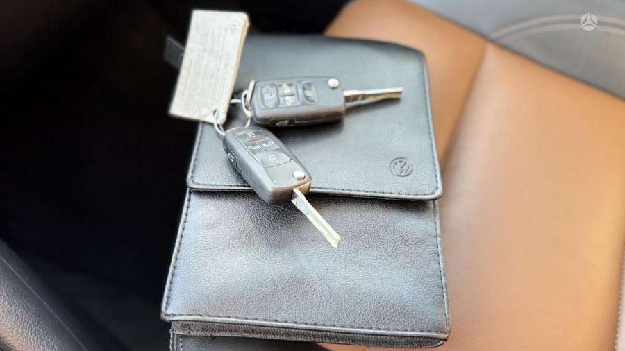 Black Volkswagen Sharan 2012 in Telschi, with an engine capacity of 1.97 L and mileage of 268 thousand km for 8900 €, photo 37 on AUTOMOTO.COM.LV